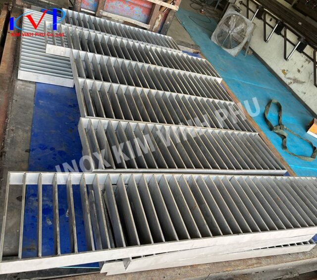 Tấm sàn grating inox - Báo giá tấm sàn grating mới nhất hiện nay