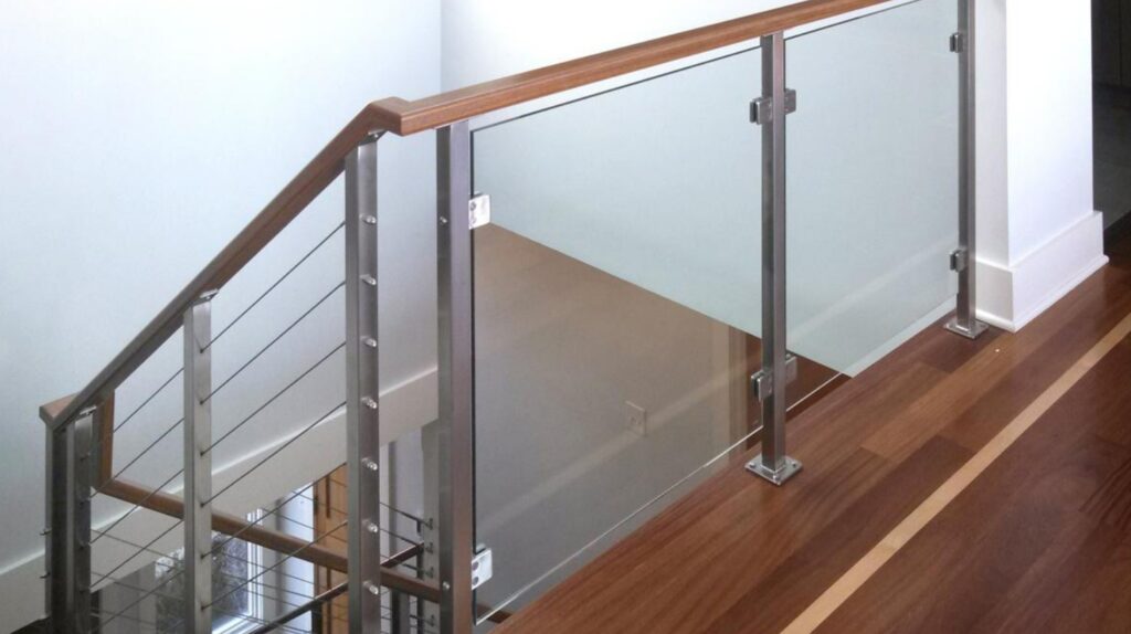 35+ Mẫu trụ lan can inox đẹp cho hành lang, ban công, cầu thang