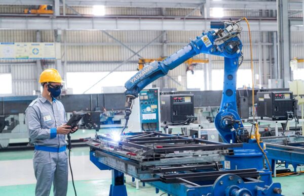 Robot hàn là gì? Tìm hiểu cấu tạo, ứng dụng và lợi ích mang lại